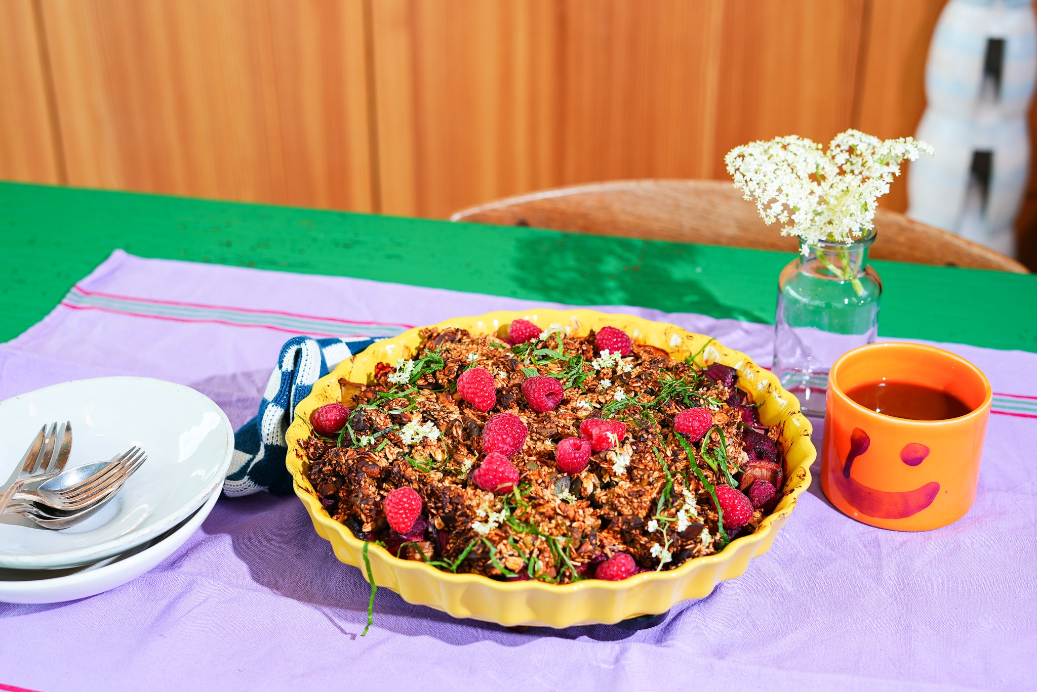 Crumble rhubarbe-framboise au kéfir | Recette saine